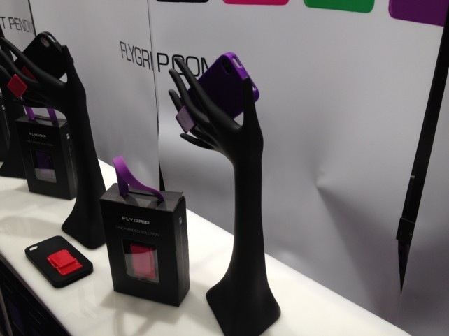 FlyGrip, l'accessorio per usare l'iPhone con una mano... in ogni occasione