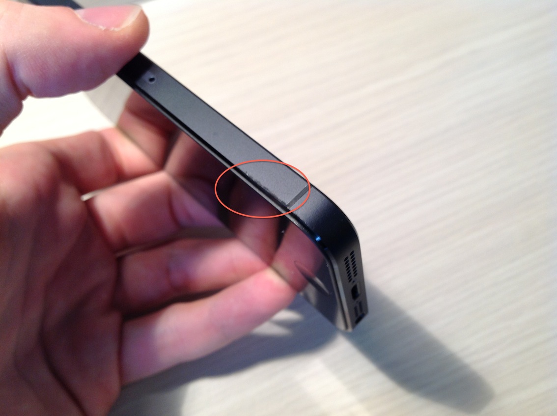 Graffi visibili su iPhone 5 nero? Ecco una soluzione fai-da-te provata ...