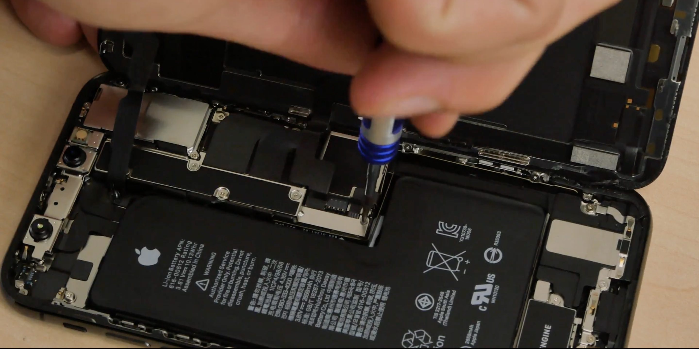 iPhone XS, ecco il primo teardown!
