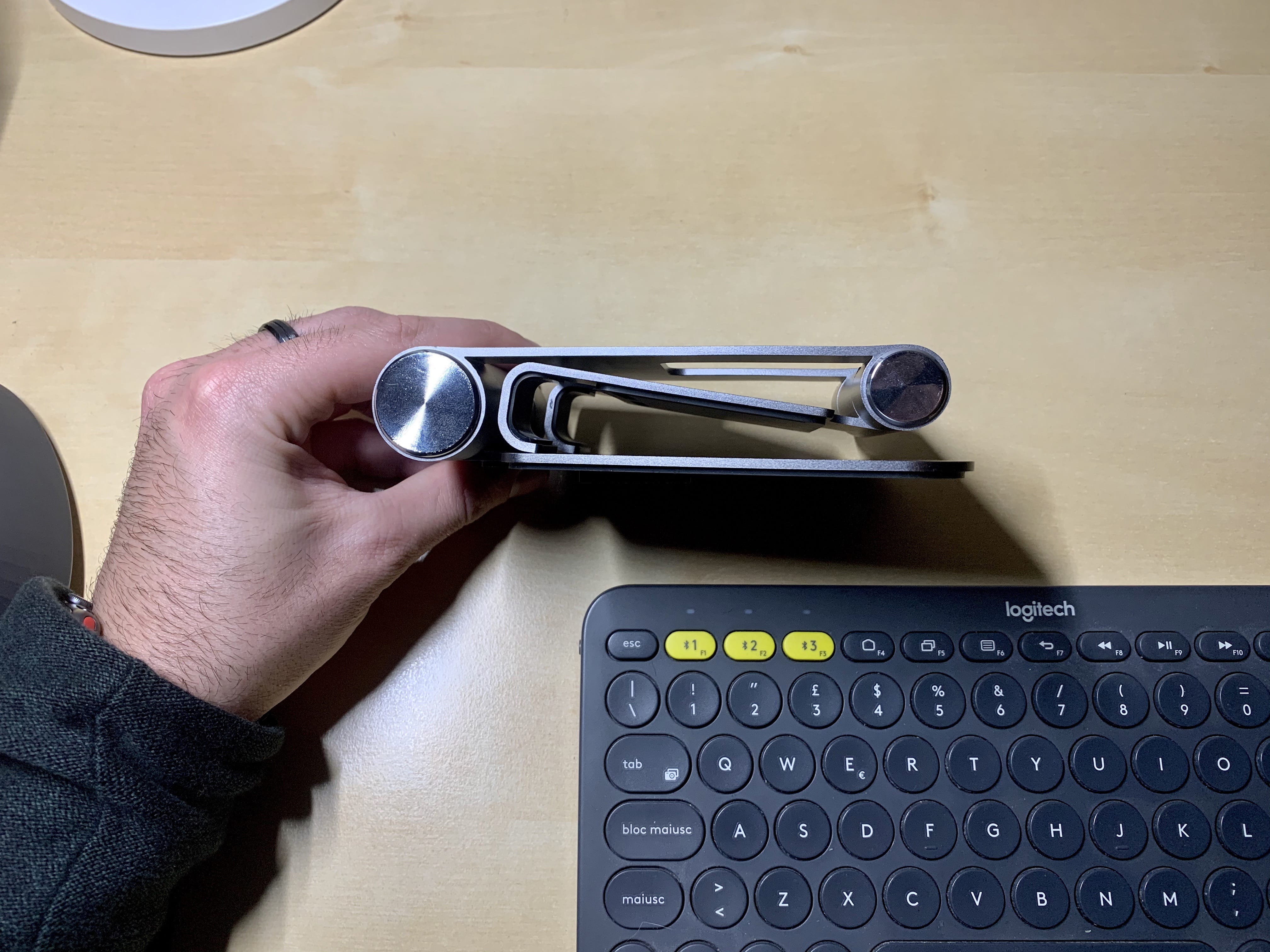 Recensione: Satechi R1 Mobile, lo stand perfetto - iPhone Italia