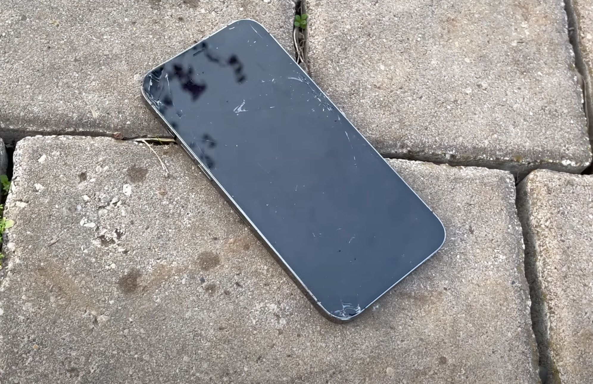 Drop test iPhone 12 Pro Max: ecco come si è comportato - iPhone Italia