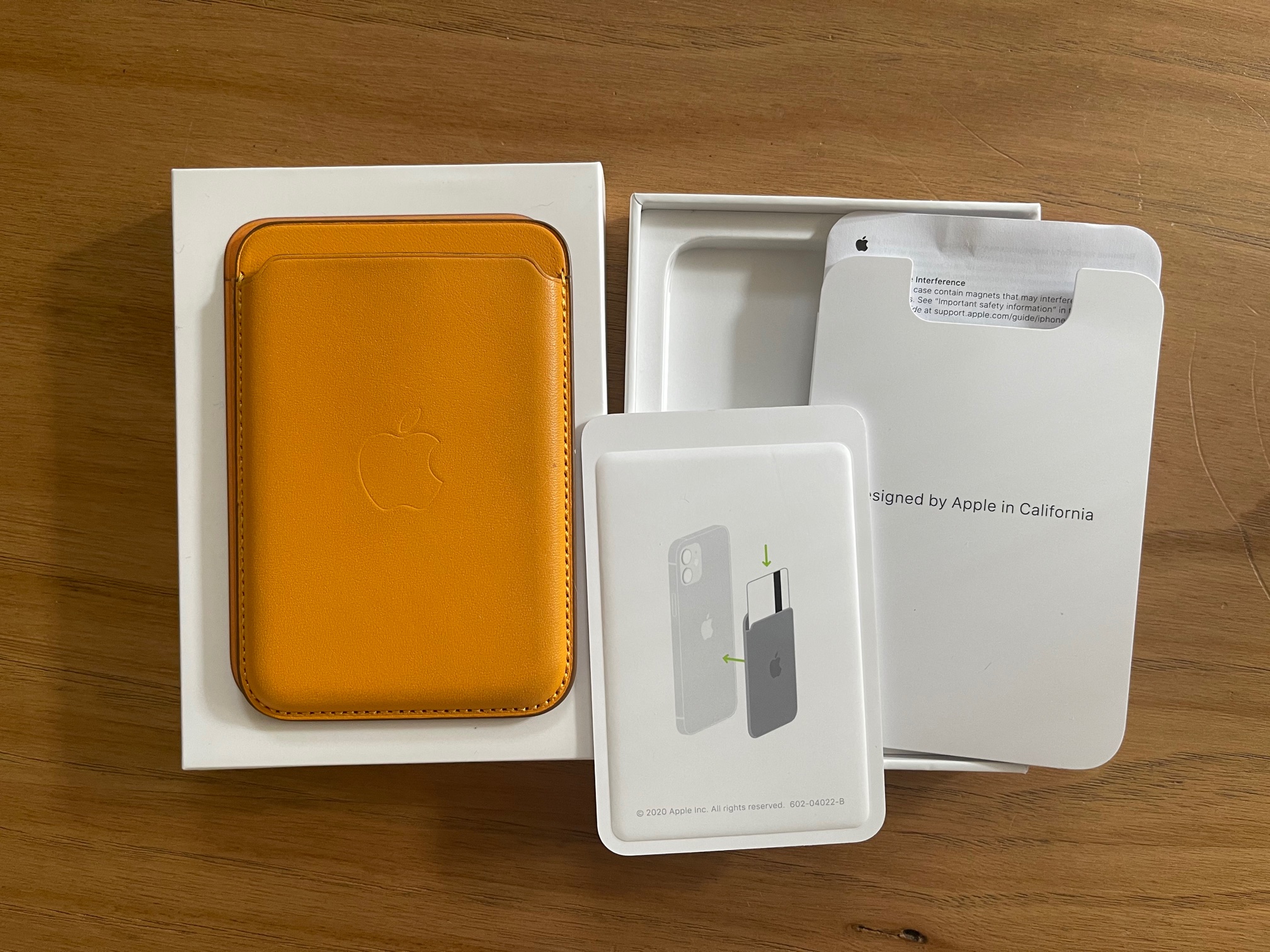 Portafoglio MagSafe per iPhone 12, la nostra RECENSIONE - iPhone Italia