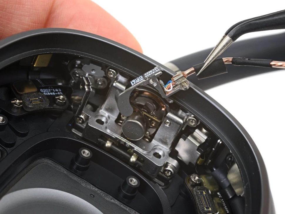 iFixit completa il teardown delle AirPods Max - iPhone Italia