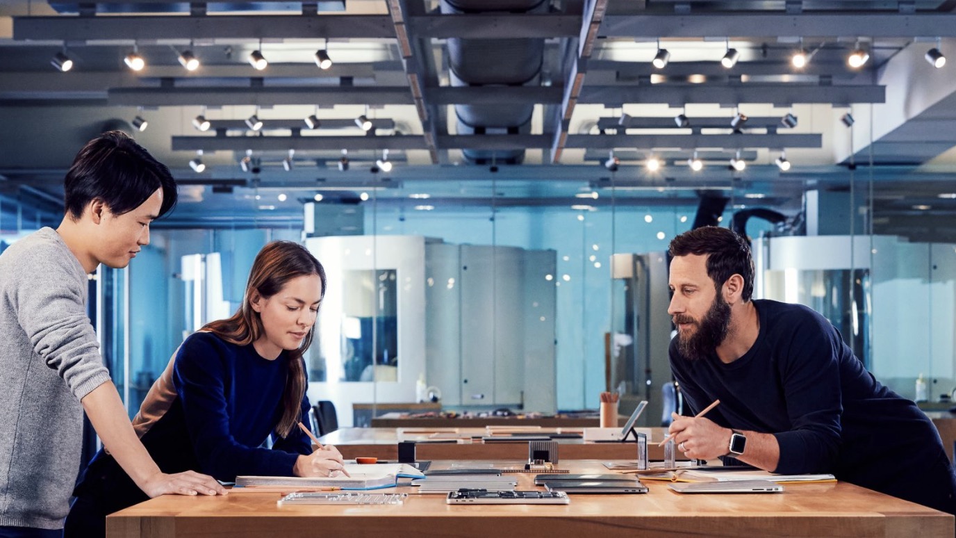 Bloomberg: "Il team design di Apple è più attento ai costi" - iPhone Italia