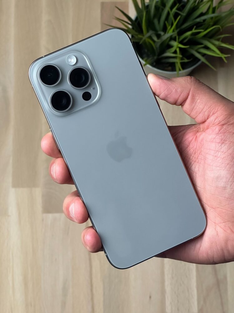 MKBHD incorona l'iPhone 15 Pro come smartphone con la migliore fotocamera