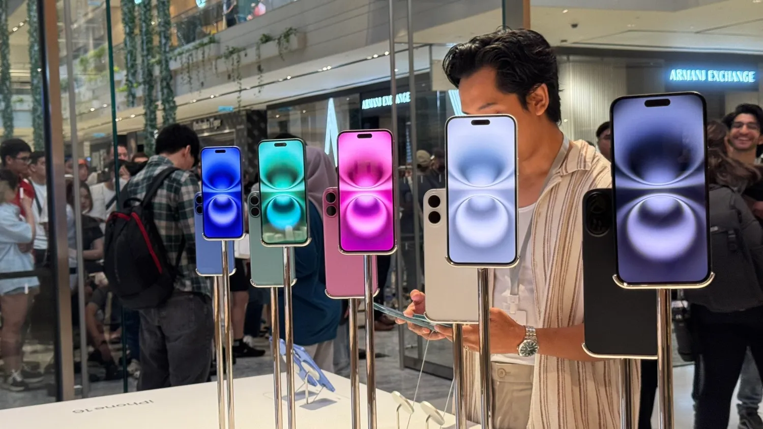 Apple introduce un nuovo chatbot AI per formare i dipendenti degli store