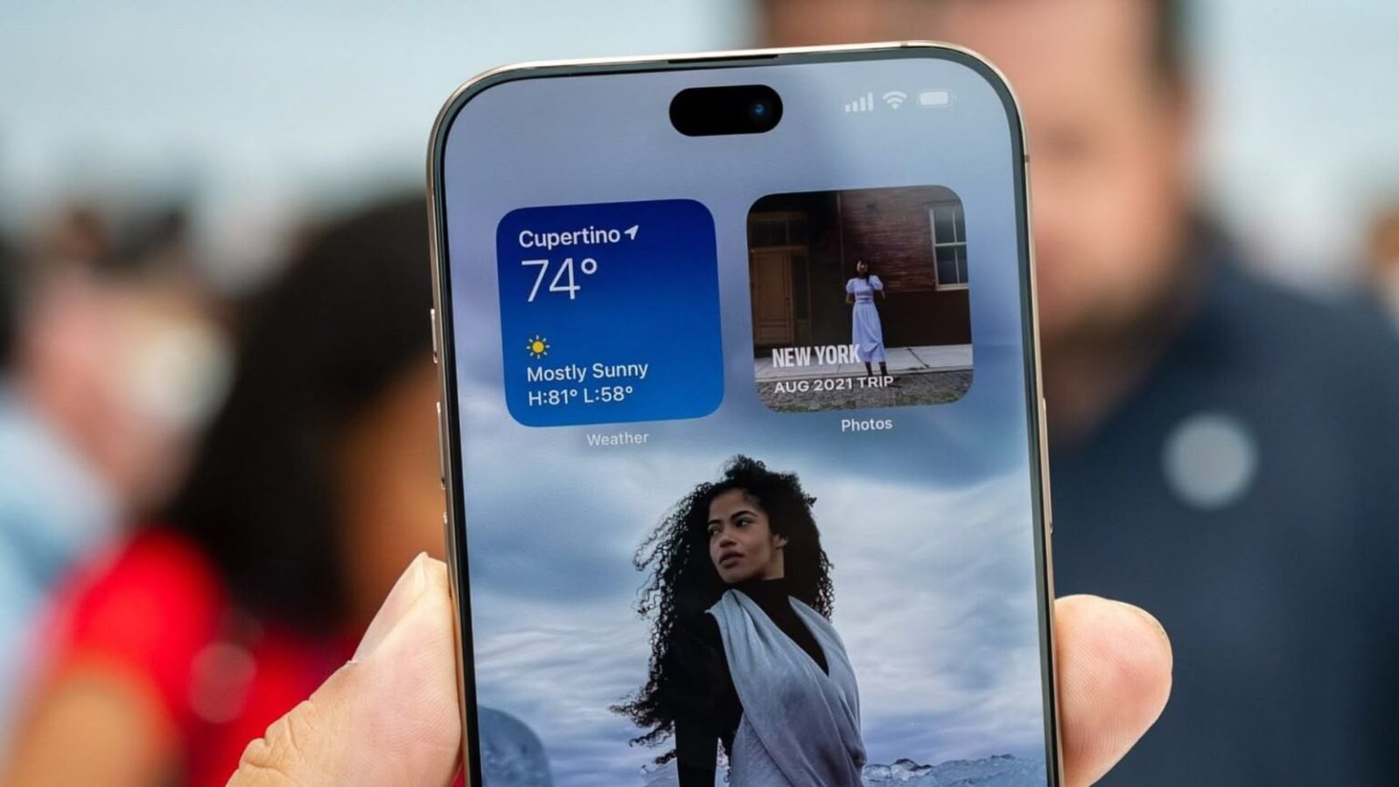 Altro che foro nell’angolo: ecco il possibile design frontale di iPhone ...